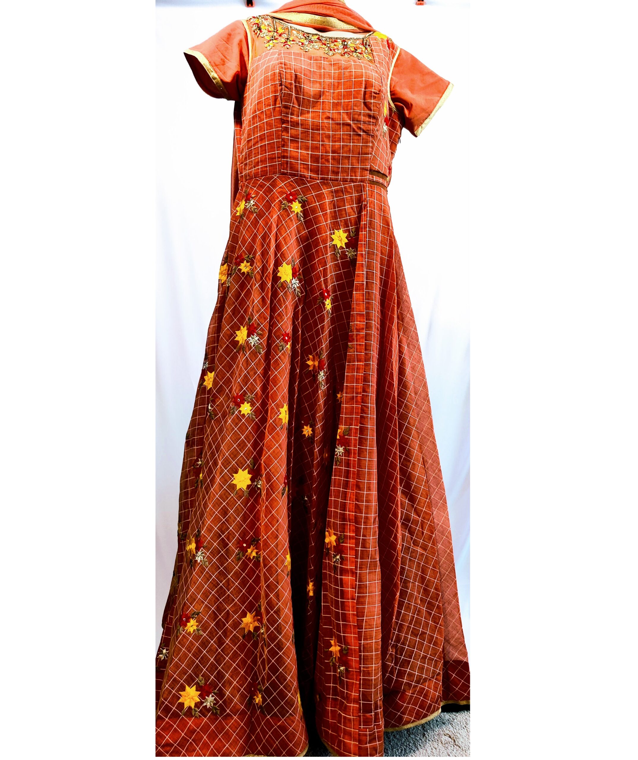 Women Indian Peach Embroidery floor touching Kurta with Chuddidar ...